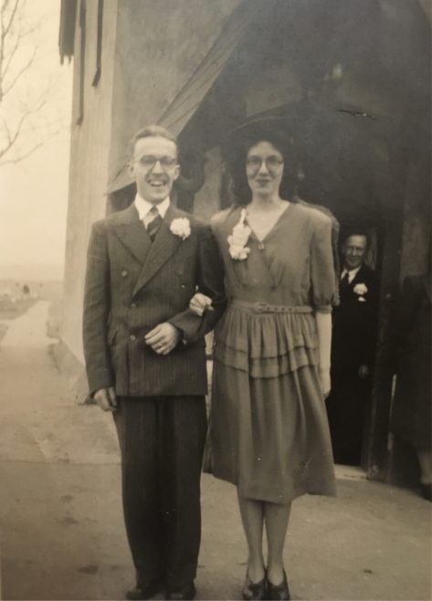 Joan Lock's family 1940s | Joan Lock's Collection | CanveyIsland.org