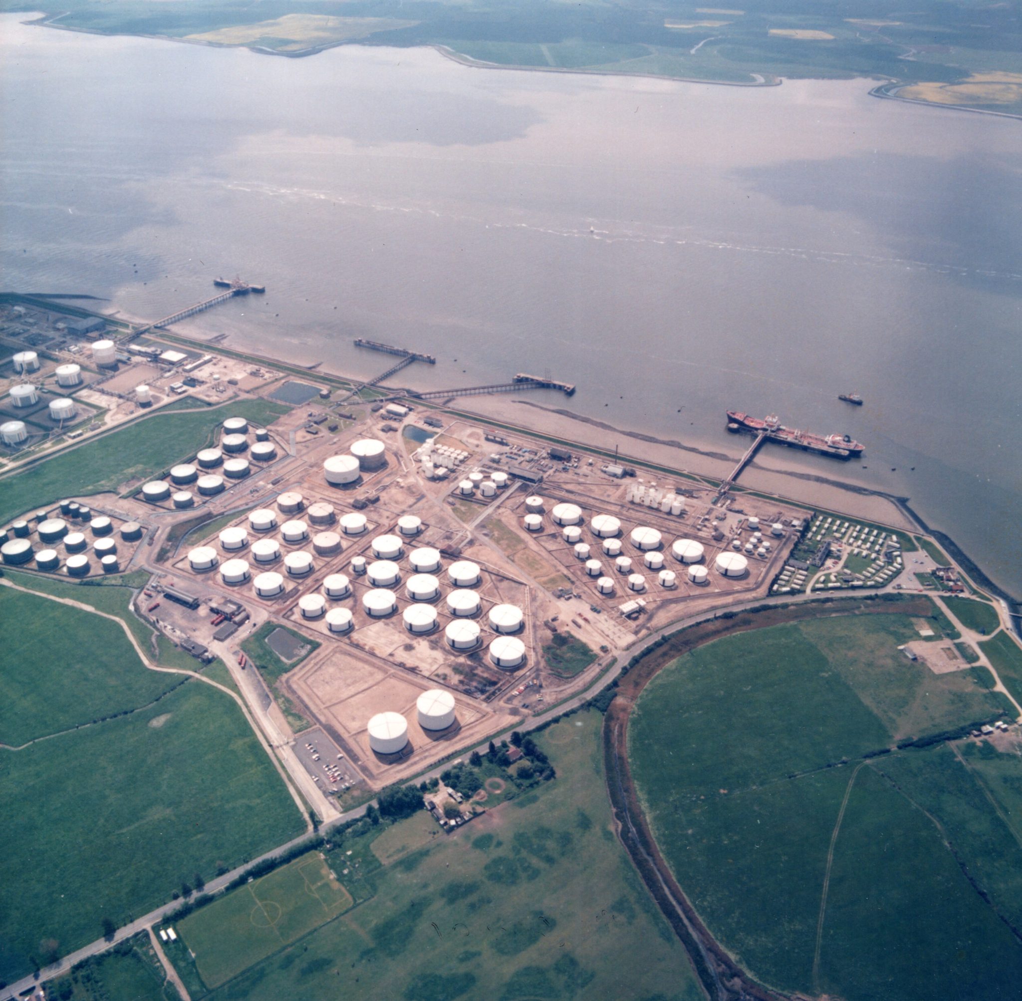 1985 Aerial photos of the depot | Oikos Storage Ltd - Canvey Archives ...