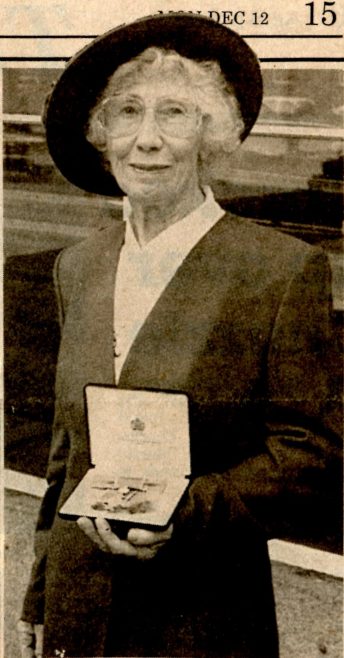 Queen stumps our Phyllis | Phyllis Owens MBE 1920-2013, Years - 1990s ...