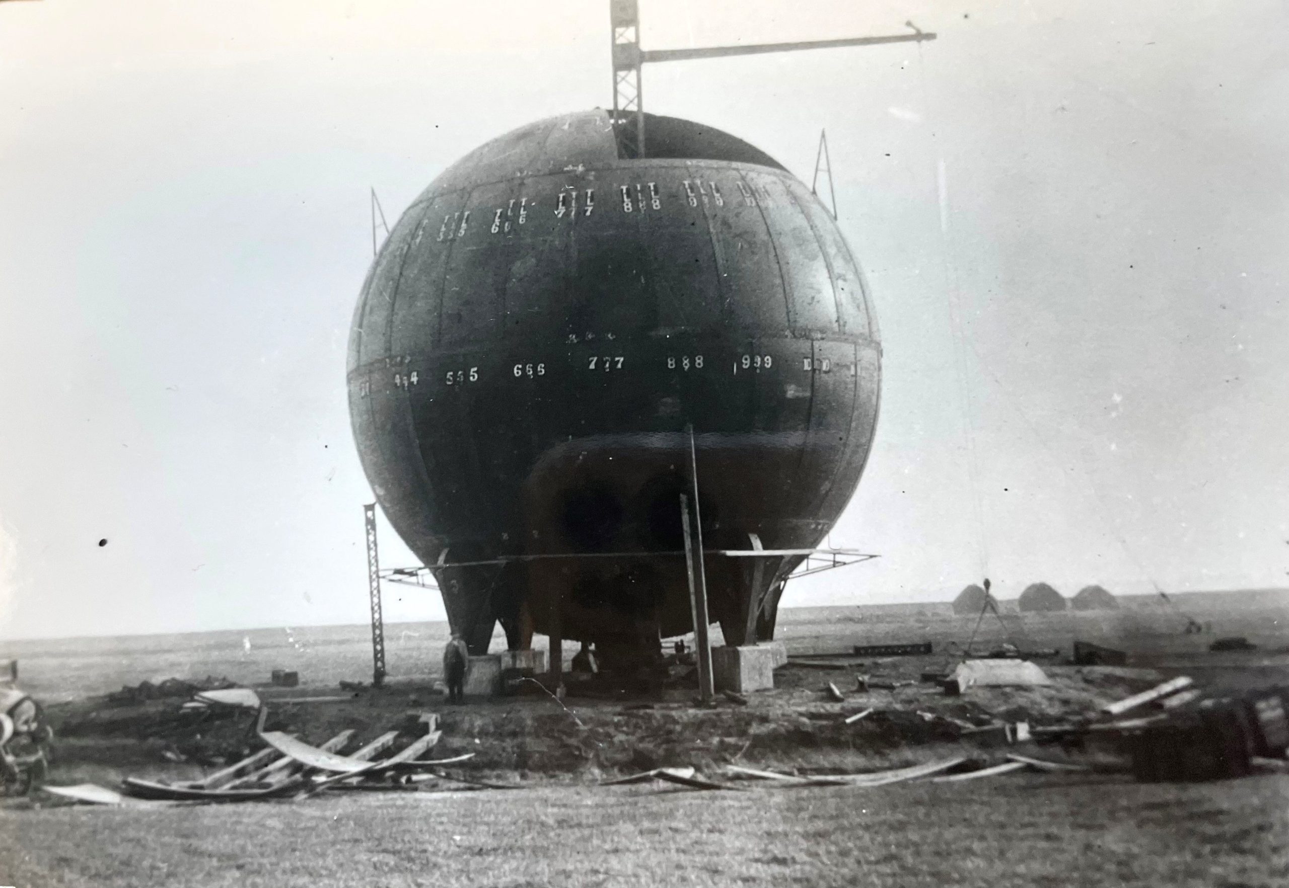 Horton Sphere Gas Holder | Buildings | CanveyIsland.org