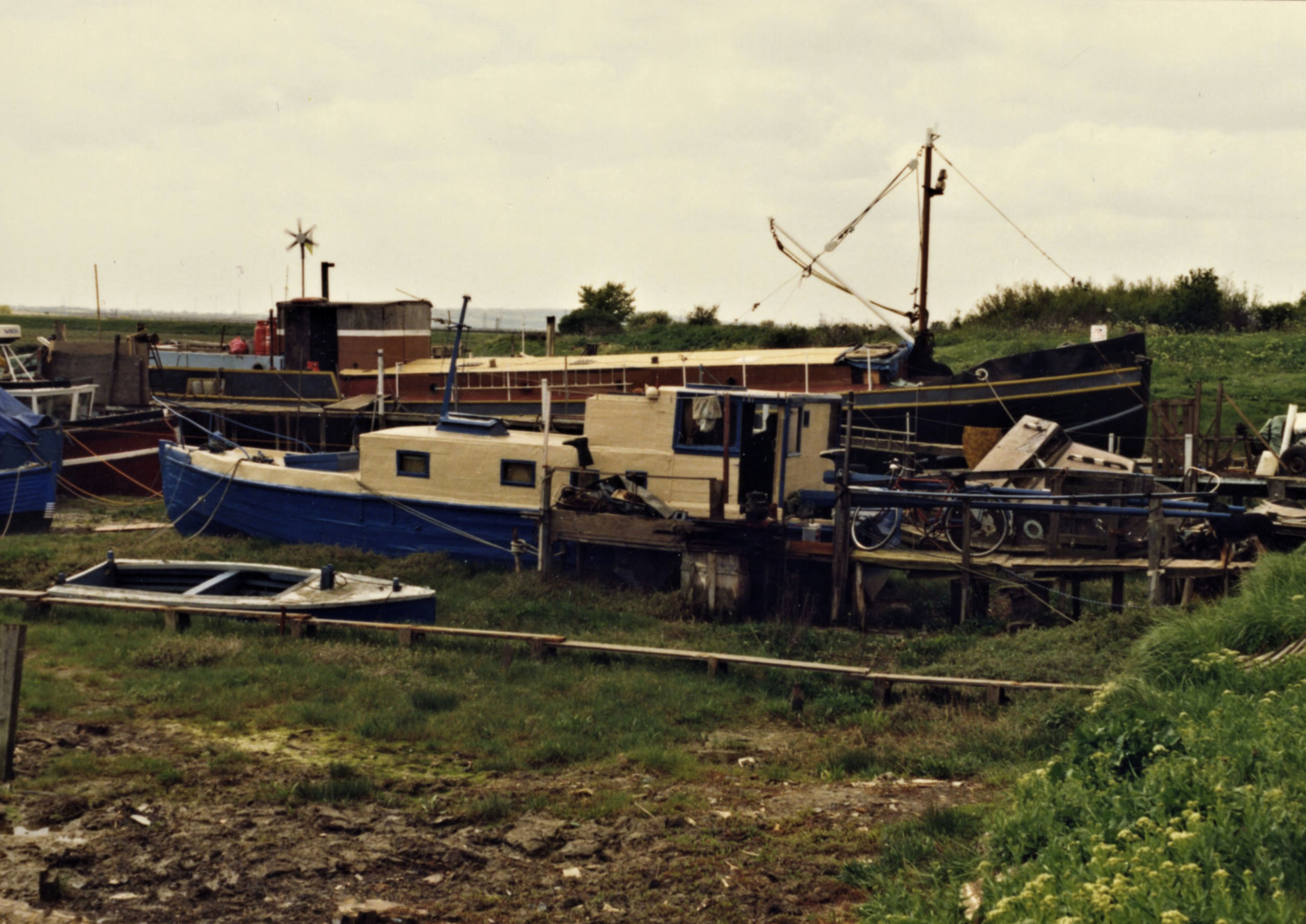 Houseboats in and around Benfleet Creek | Various | CanveyIsland.org