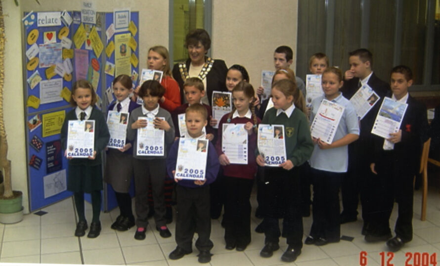 Castle Point Mayor Wendy Goodwin with St Joseph's School Children ...
